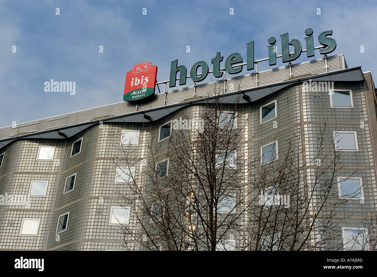 Hotel Ibis near central station in Amsterdam Stock Photo - Alamy