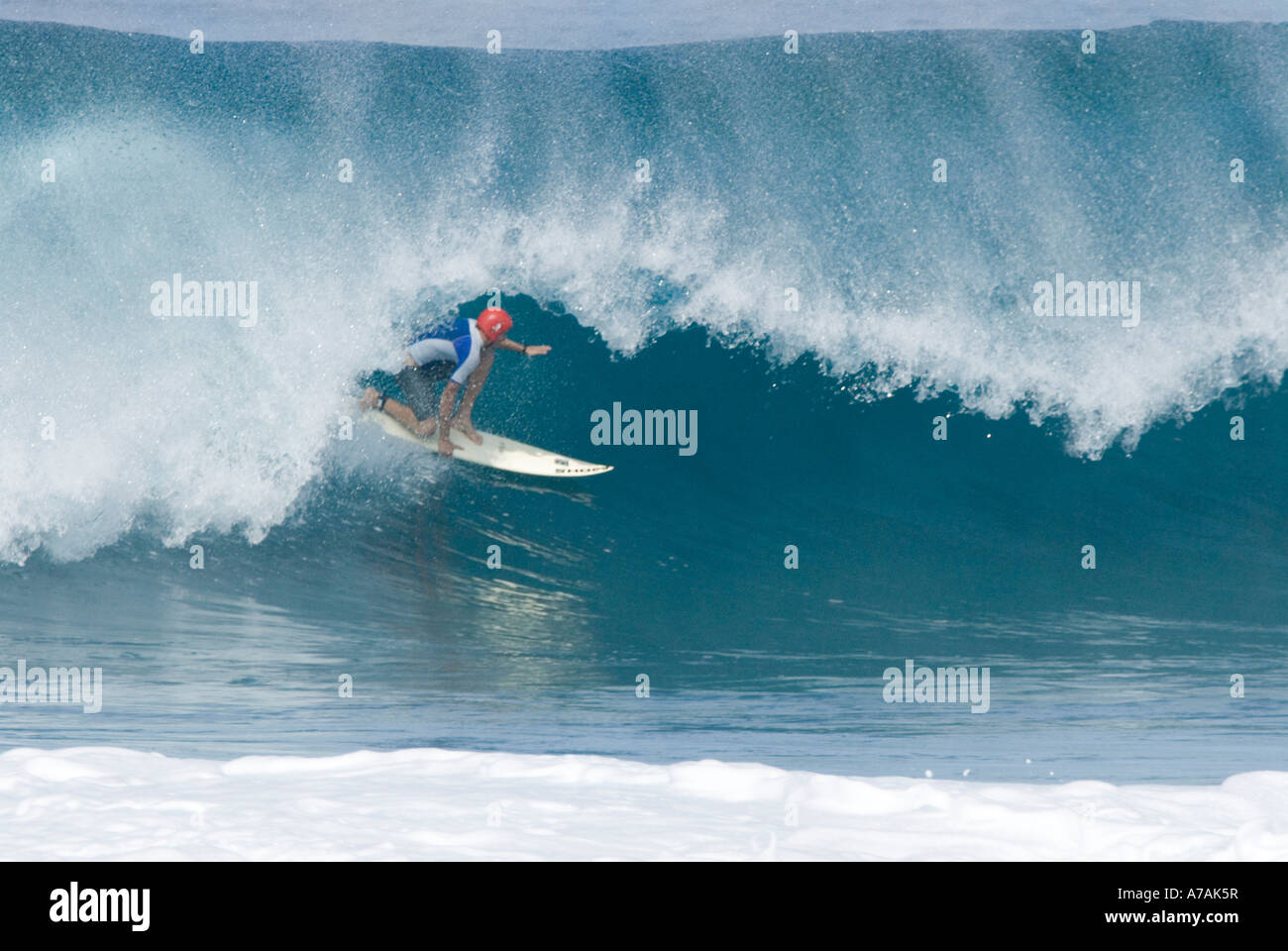Surfing at Pipeline, North Shore, Oahu, Hawaii Stock Photo - Alamy
