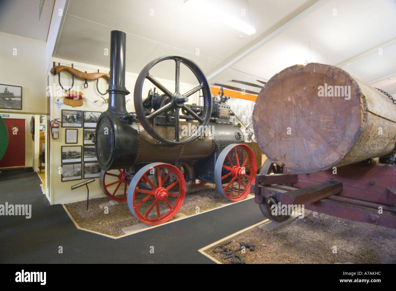 Matakohe New Zealand Kauri Museum Garrett portable steamengine 1906 ...