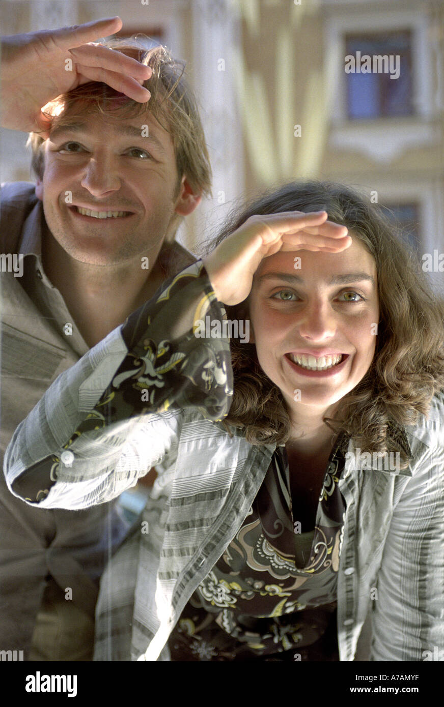 Peeping into shop hi-res stock photography and images - Alamy