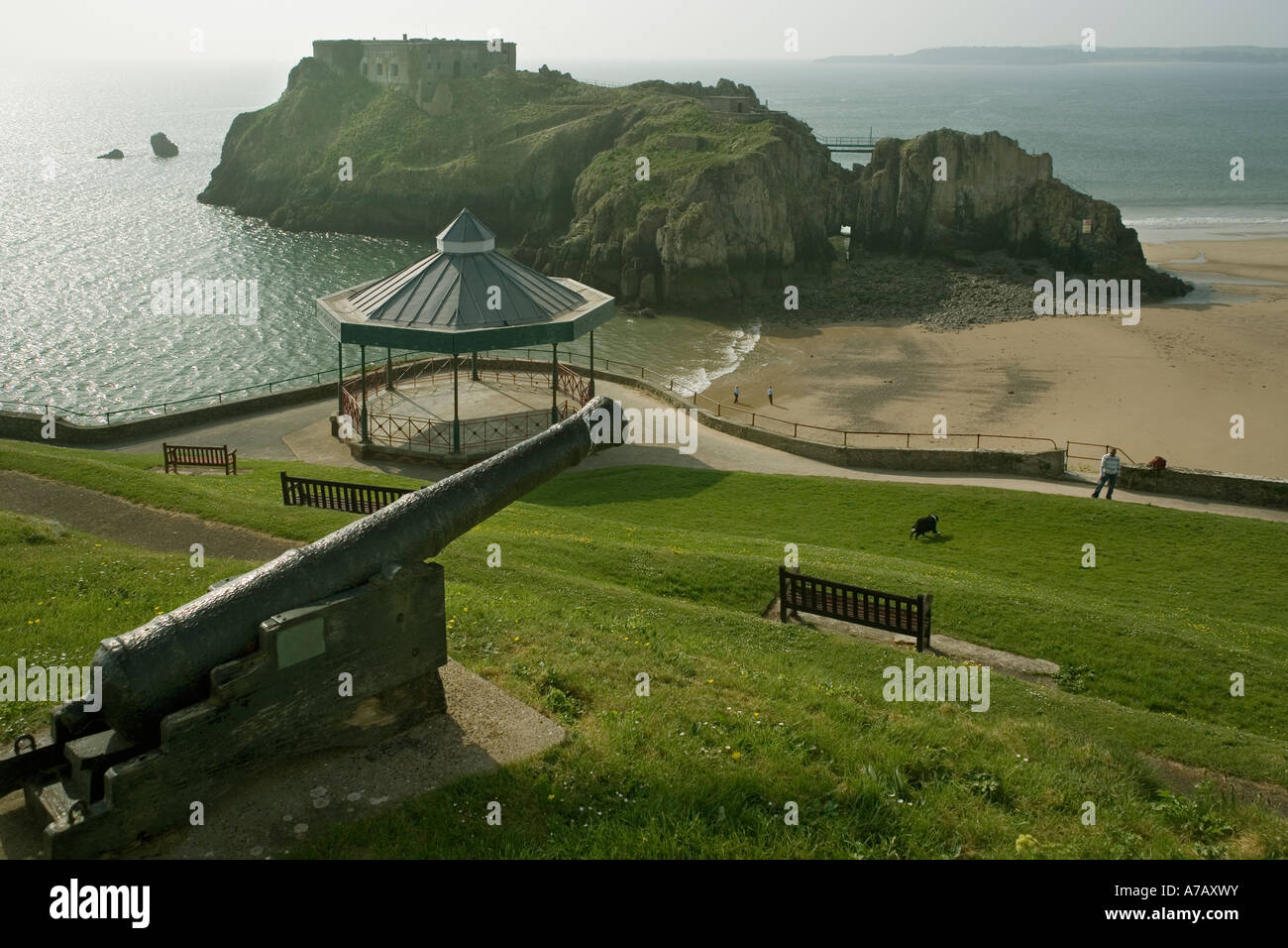Wales, Pembrokeshire, Tenby, StCatherines island from castle hill Stock ...