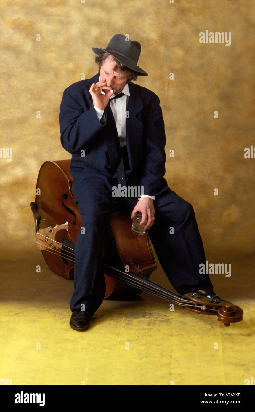 Show alcohol dependent hi-res stock photography and images - Alamy