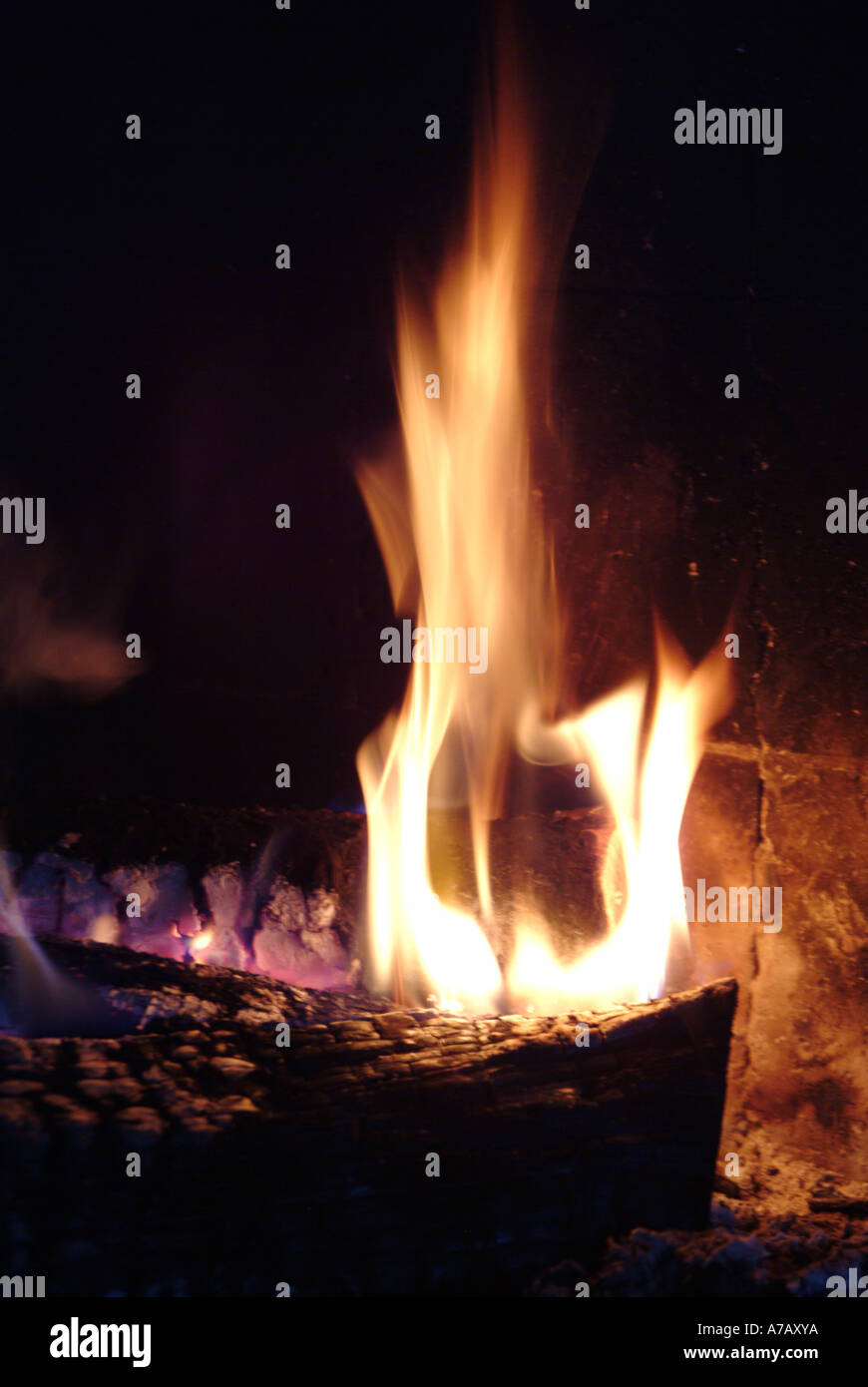 Burning hot fire place glowing red logs hi-res stock photography and ...