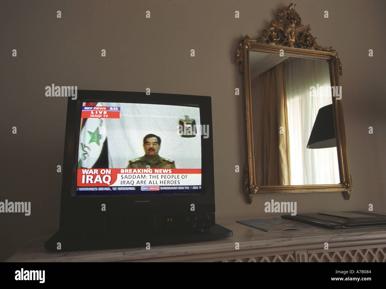 Saddam hussein propaganda hi-res stock photography and images - Alamy