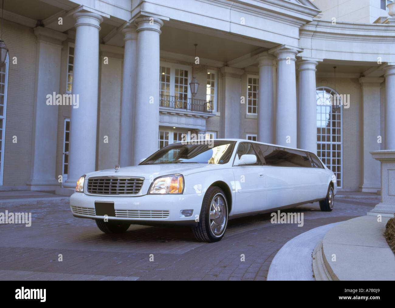 White stretch Limousine Stock Photo - Alamy