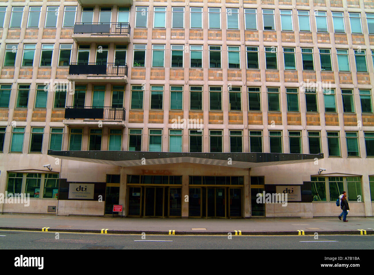 Dti london hi-res stock photography and images - Alamy