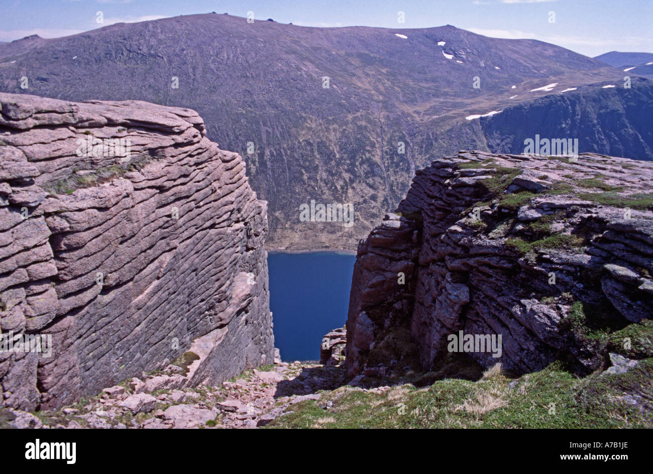 Loch Avon glimpsed from Stac an Fharaidh at the south side of Cairn ...
