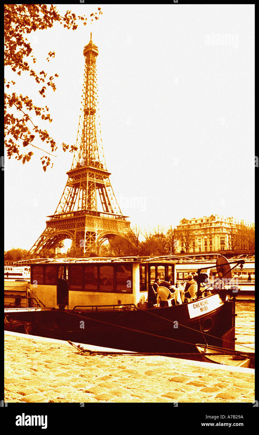 boat barge people early morning quay de European Cities 1 Central ...