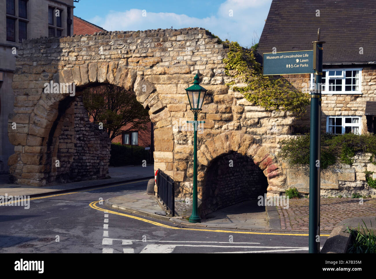 Newport arch lincoln hi-res stock photography and images - Alamy