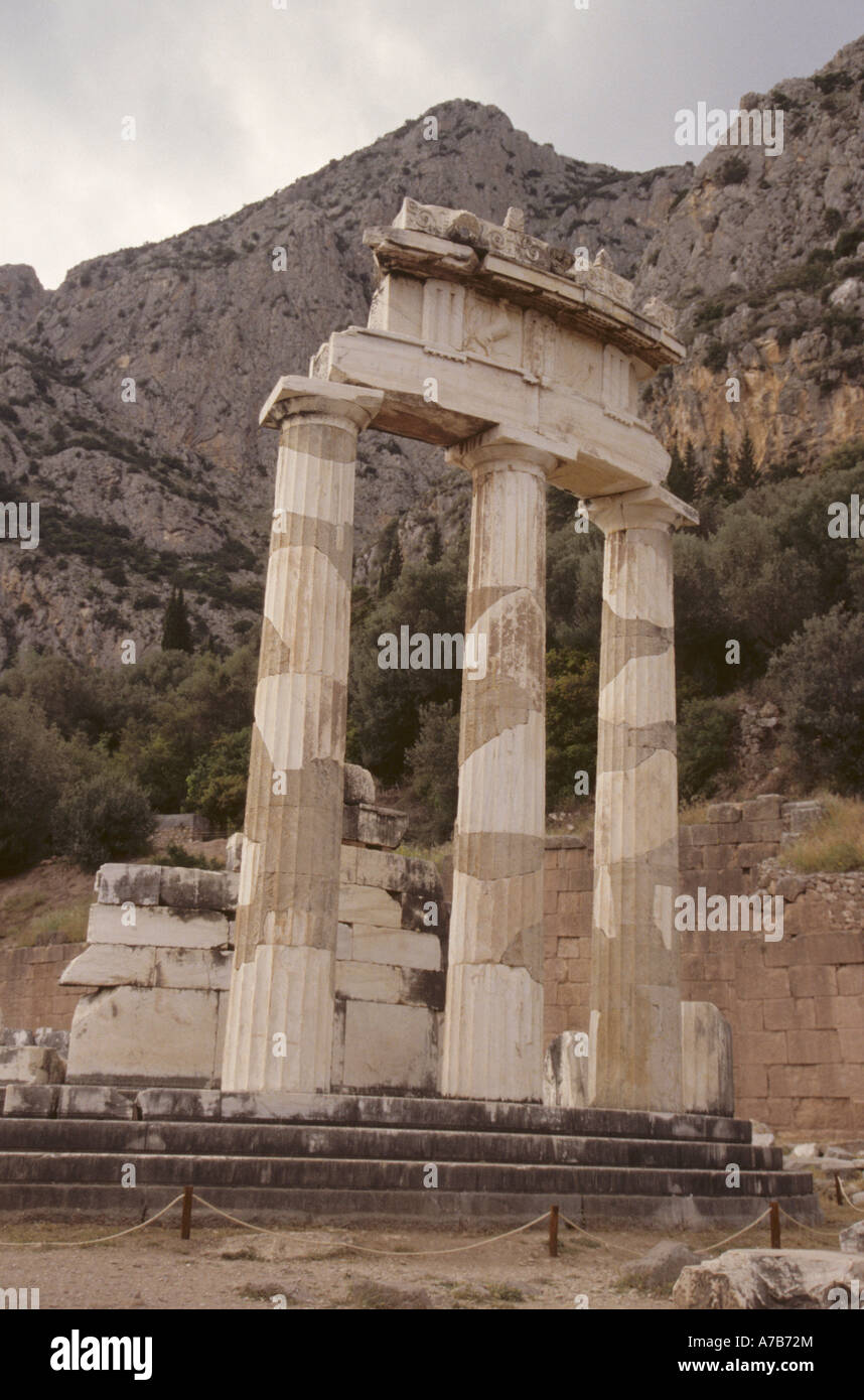 Greek orthodox christianity columns hi-res stock photography and images ...