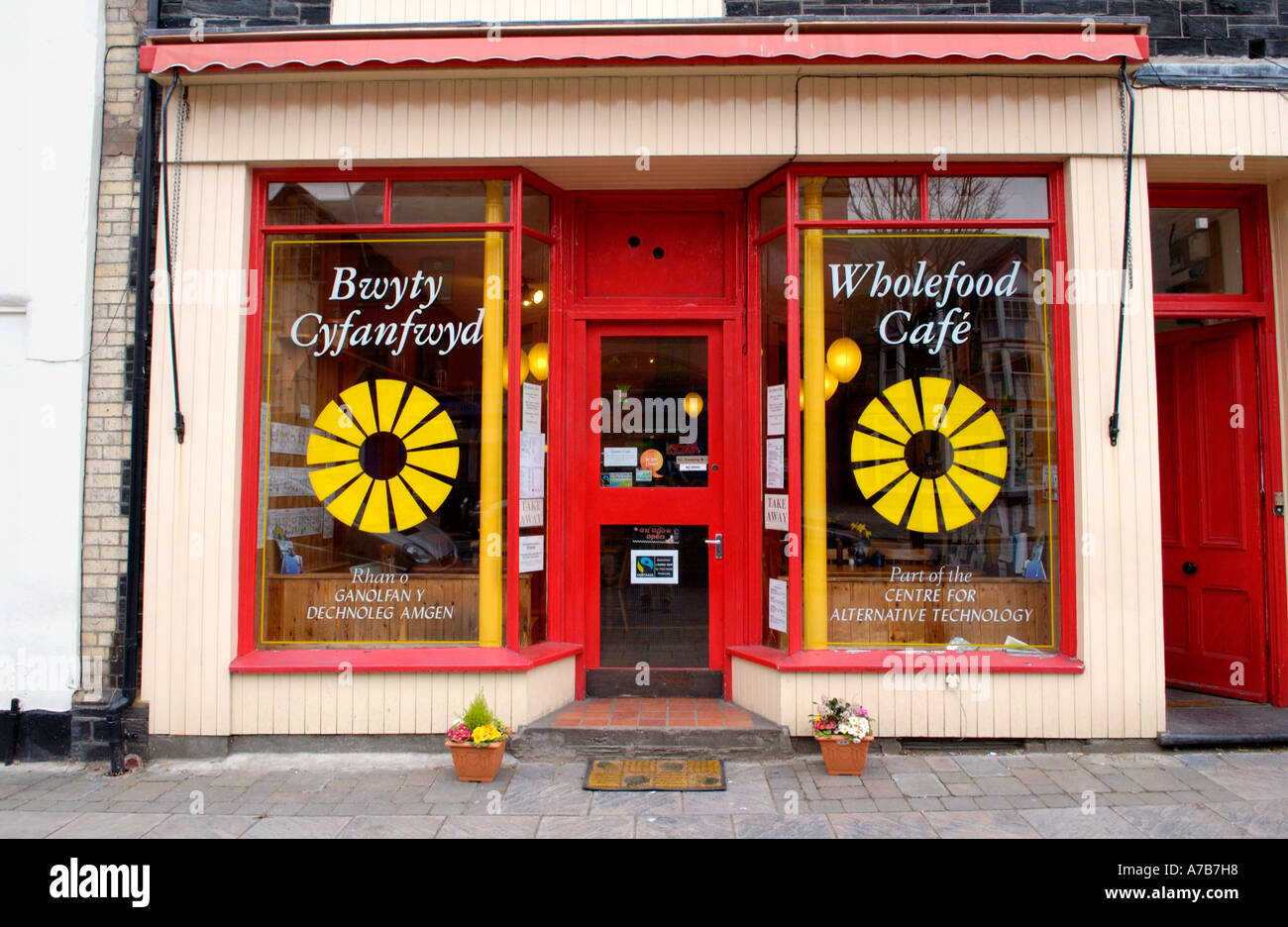 Machynlleth and shop hi-res stock photography and images - Alamy