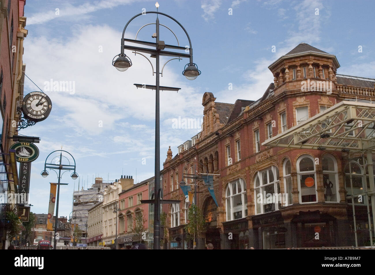 Leeds city council buildings hi-res stock photography and images - Alamy