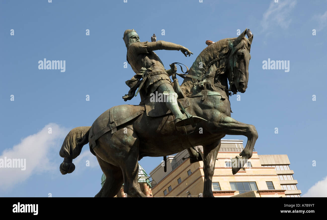 Edward the black prince statue hi-res stock photography and images - Alamy