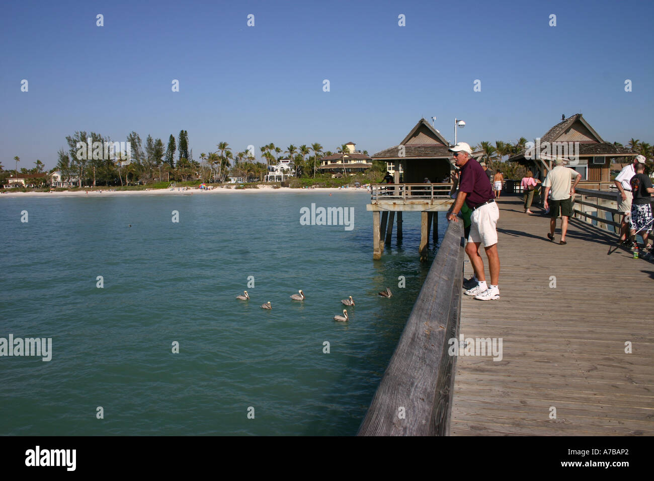 Historic pier hi-res stock photography and images - Alamy