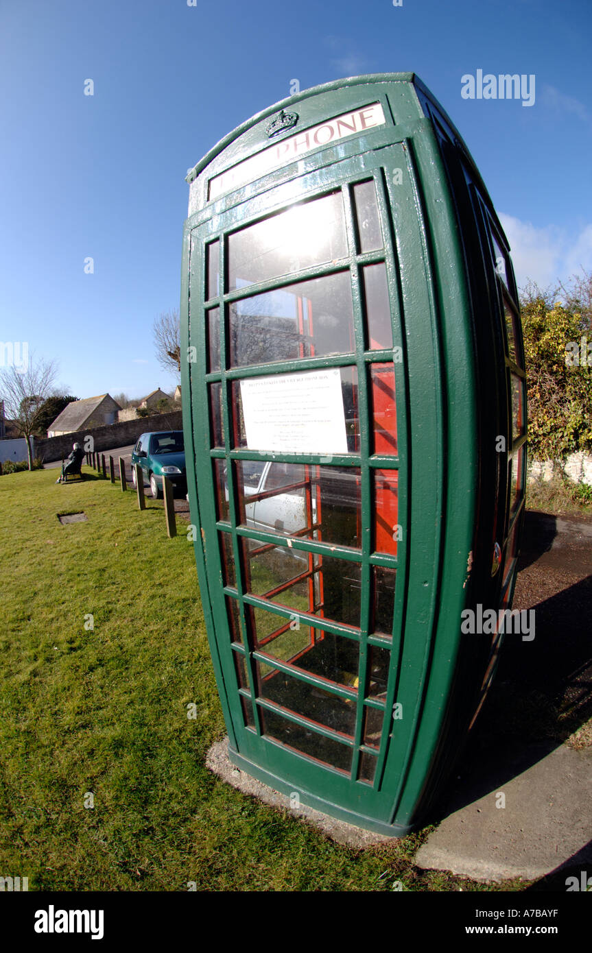 Green telephone box or kiosk, Britain, UK Stock Photo - Alamy