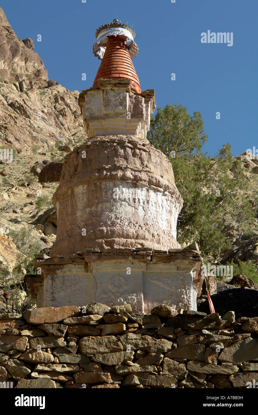 hemis village stupa Stock Photo - Alamy