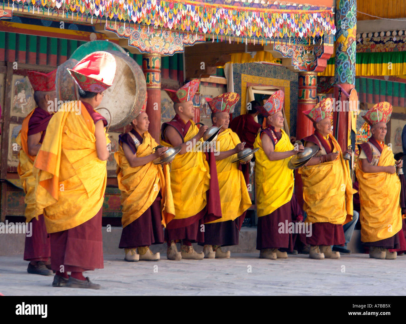 monks at hemis festival Stock Photo - Alamy
