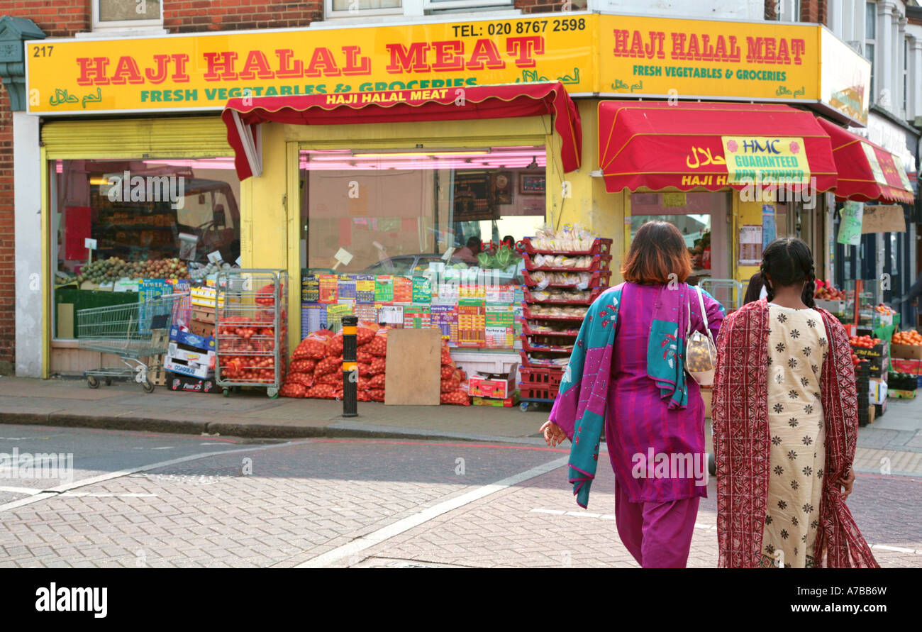 Asian community in Tooting High Street, south London Stock Photo - Alamy