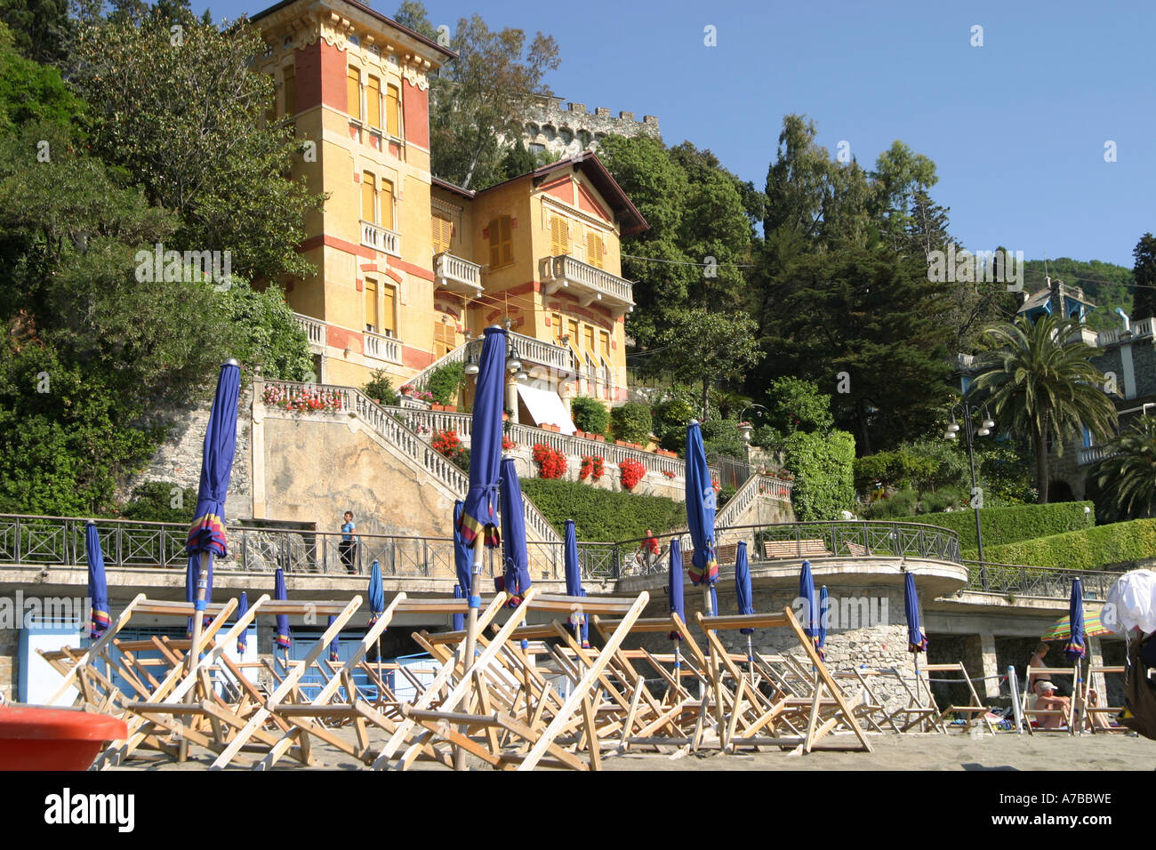 Wealthy properties hi-res stock photography and images - Alamy
