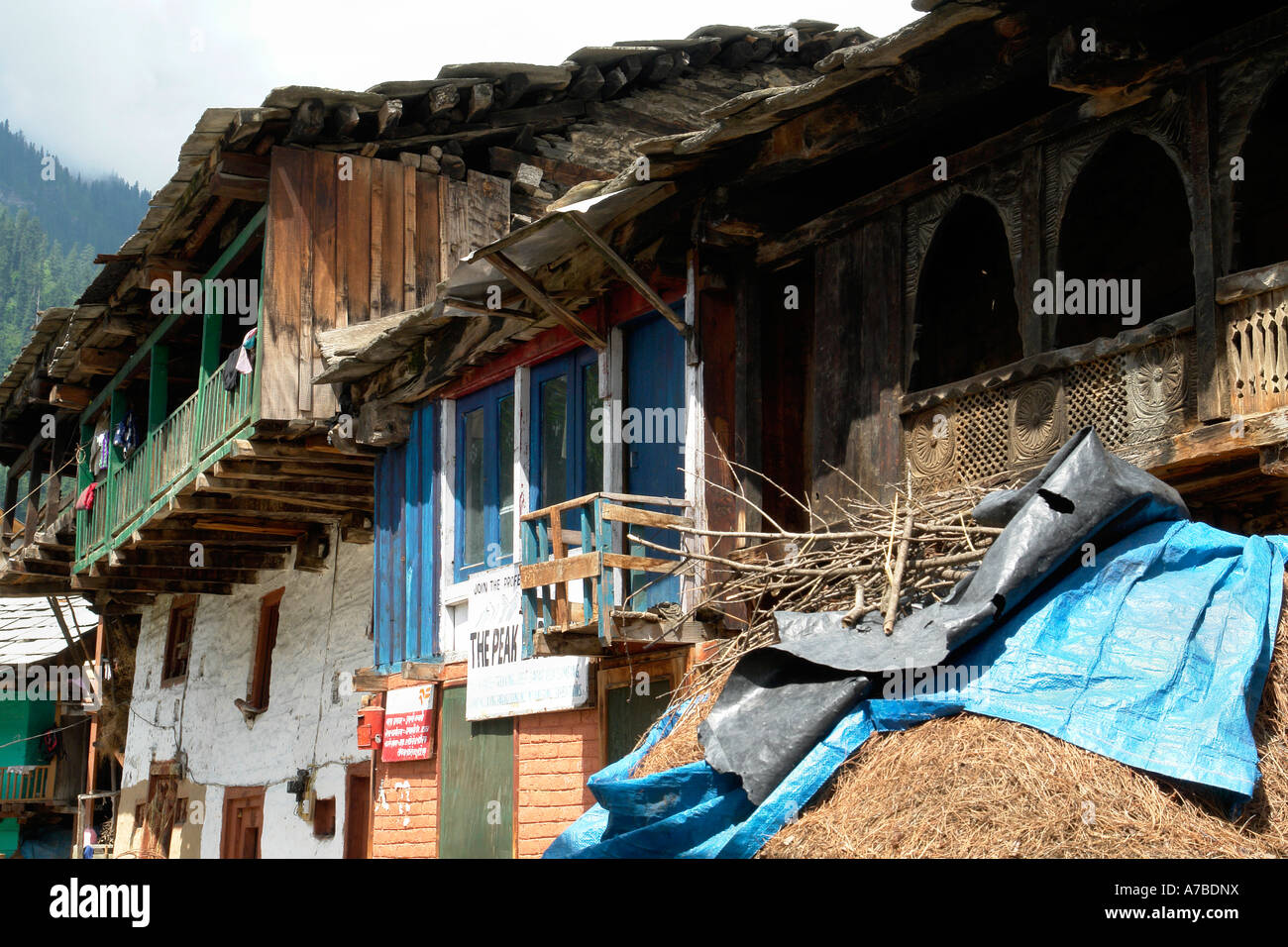 village house in old manali Stock Photo - Alamy