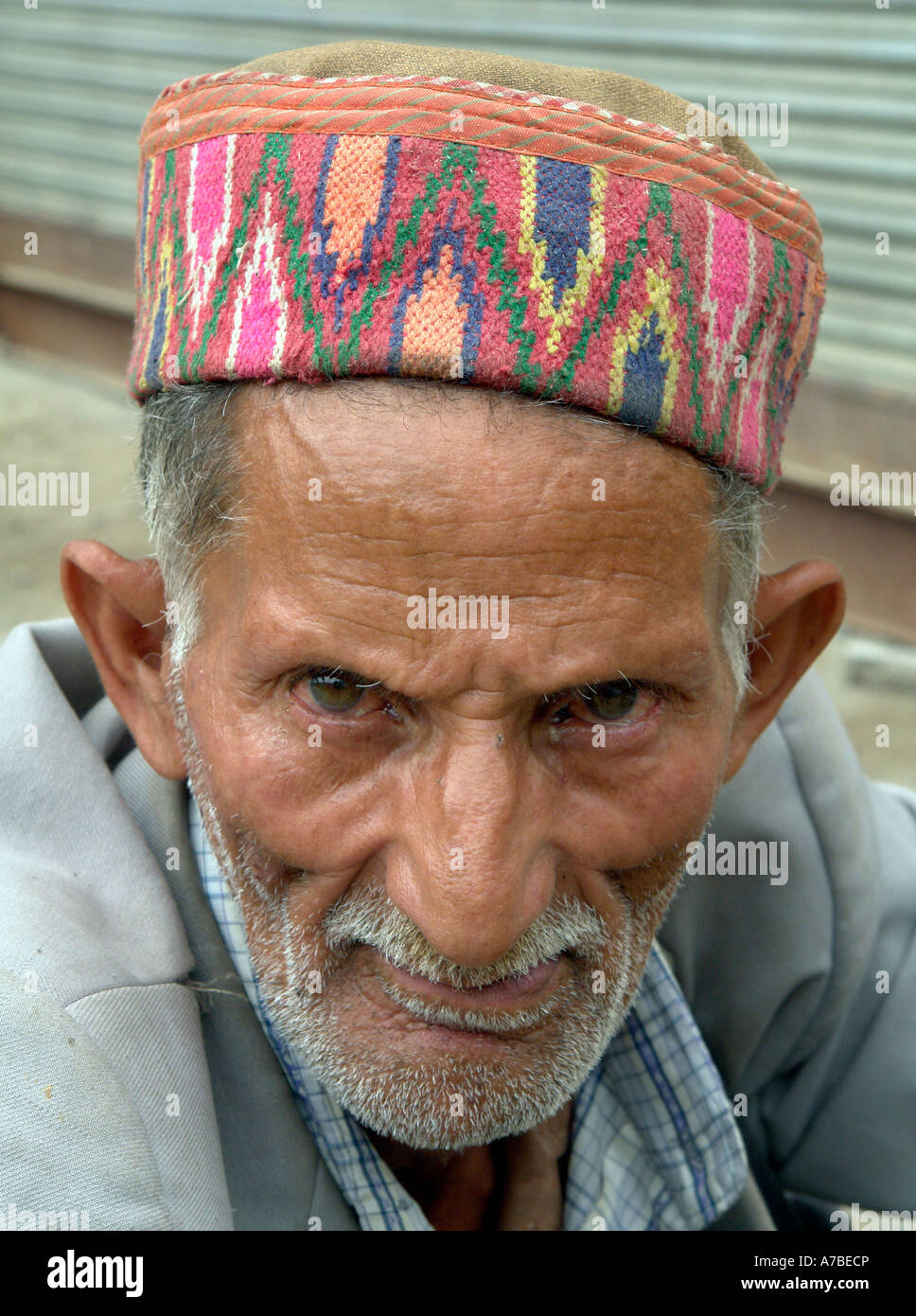Kullu hat hi-res stock photography and images - Alamy