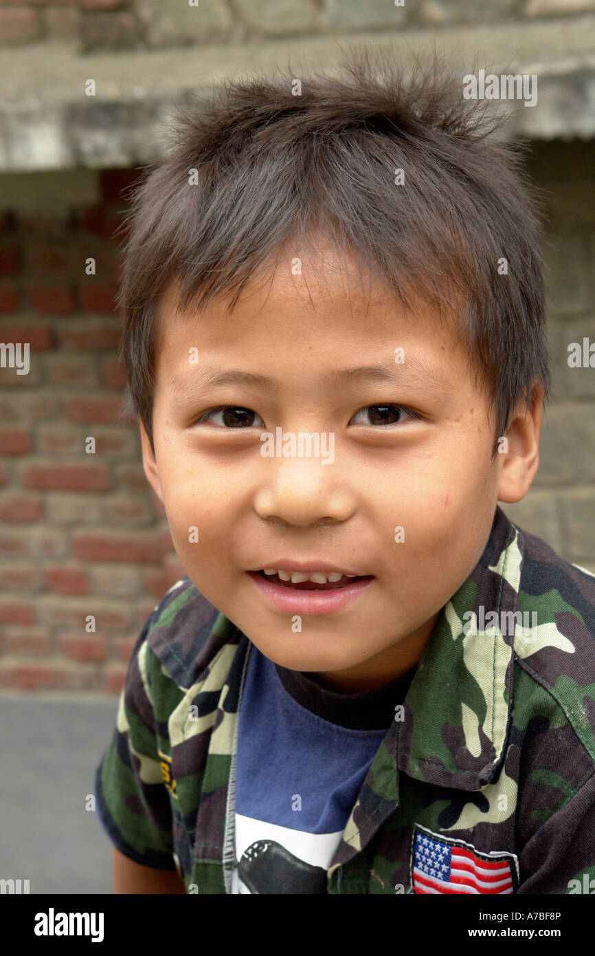 Refugee boy hi-res stock photography and images - Alamy