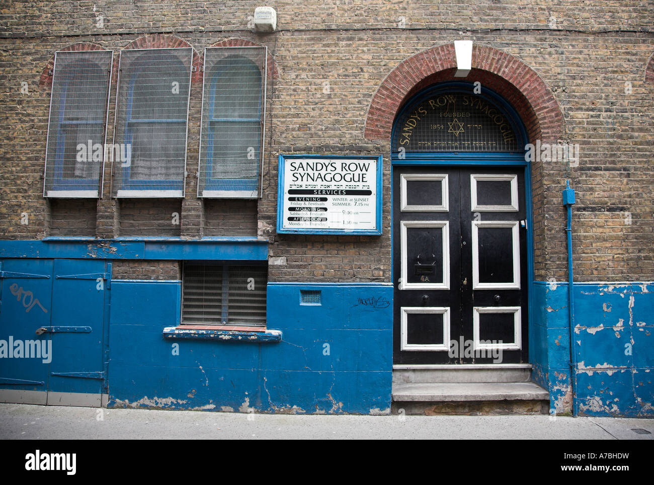 Sandys row hi-res stock photography and images - Alamy