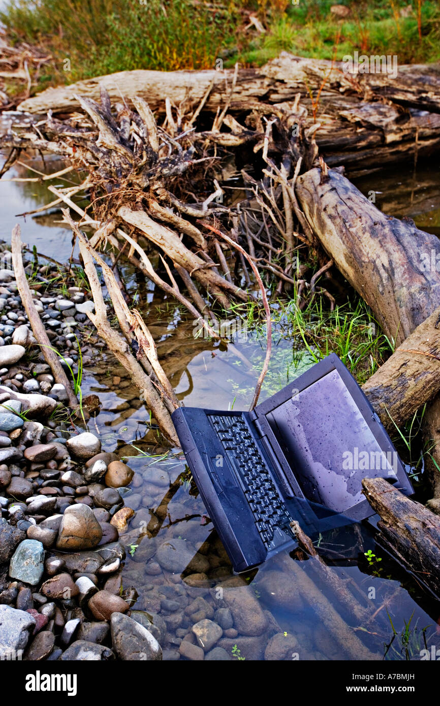 Dumped computer hi-res stock photography and images - Alamy