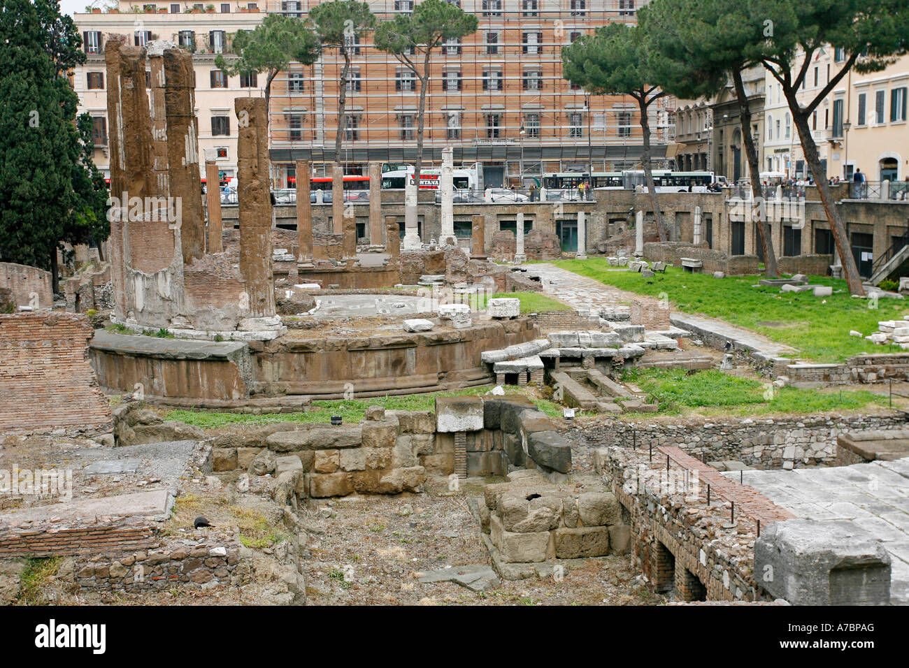 Torre argentina rome caesar hi-res stock photography and images - Alamy