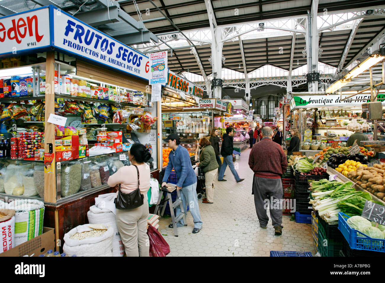 Plaza del mercado central hi-res stock photography and images - Alamy