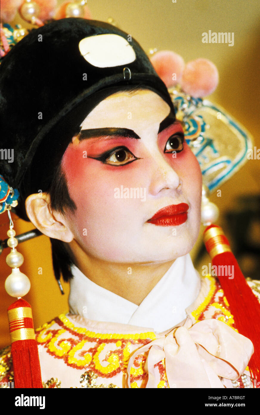 chinese opera teahouse performer, singapore Stock Photo - Alamy