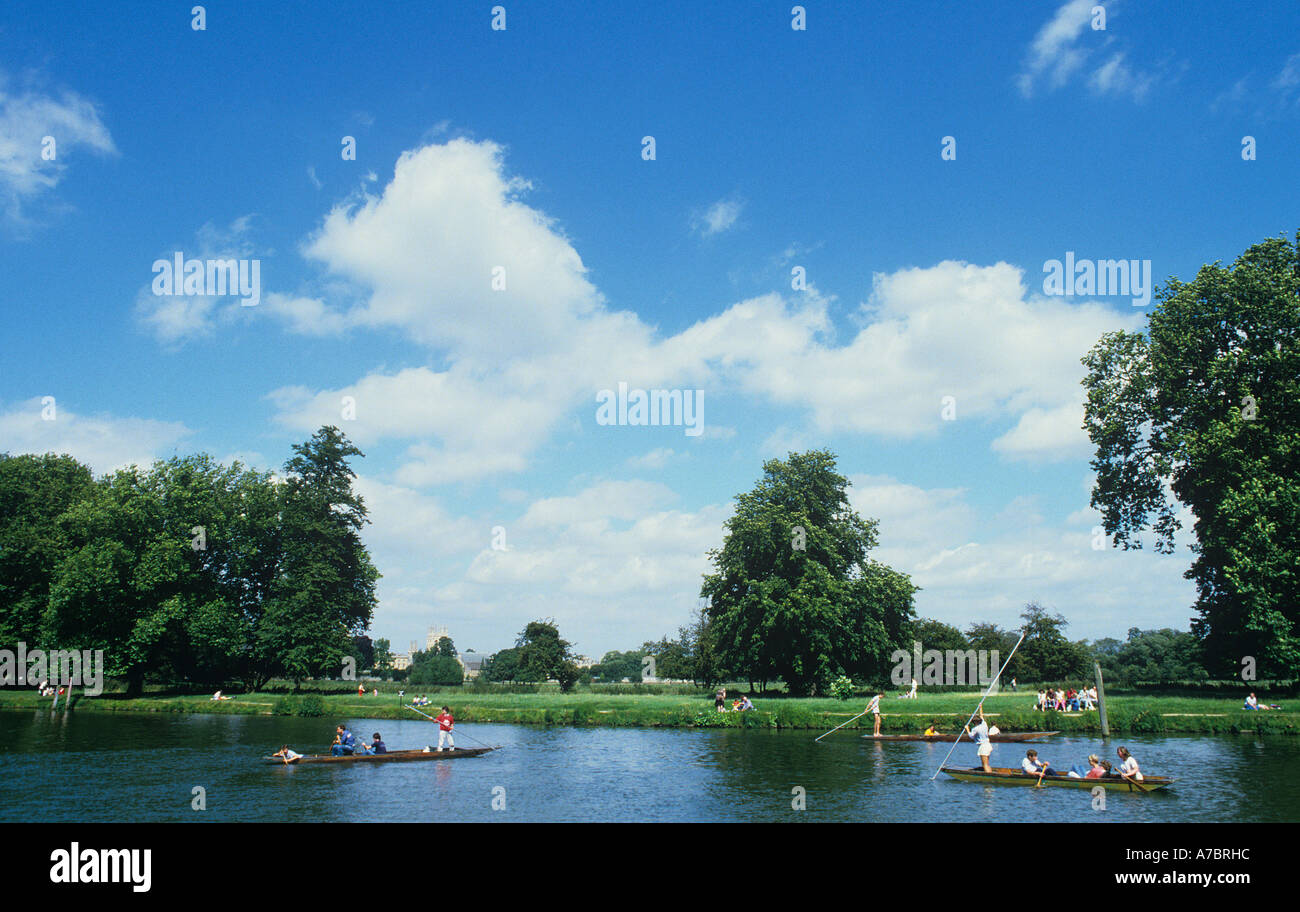 Punting on The River Thames at Oxford Stock Photo - Alamy