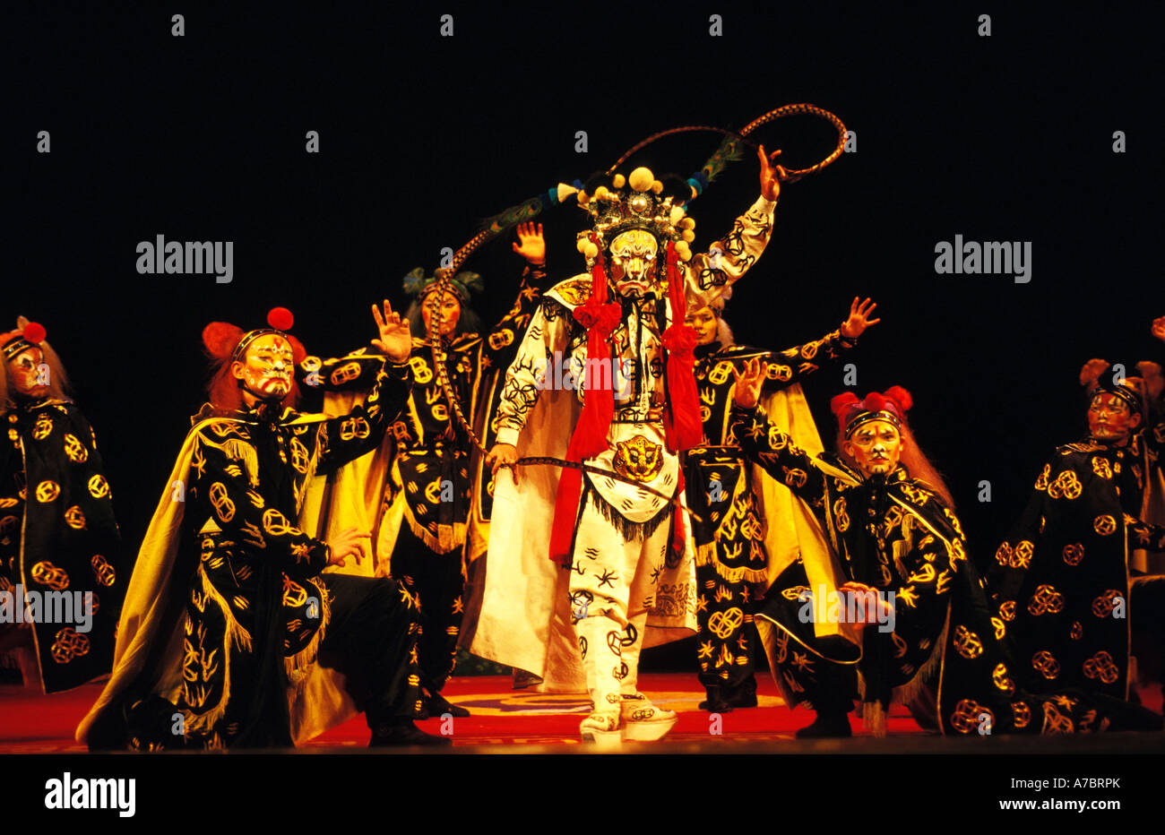 Taiwanese opera hi-res stock photography and images - Alamy