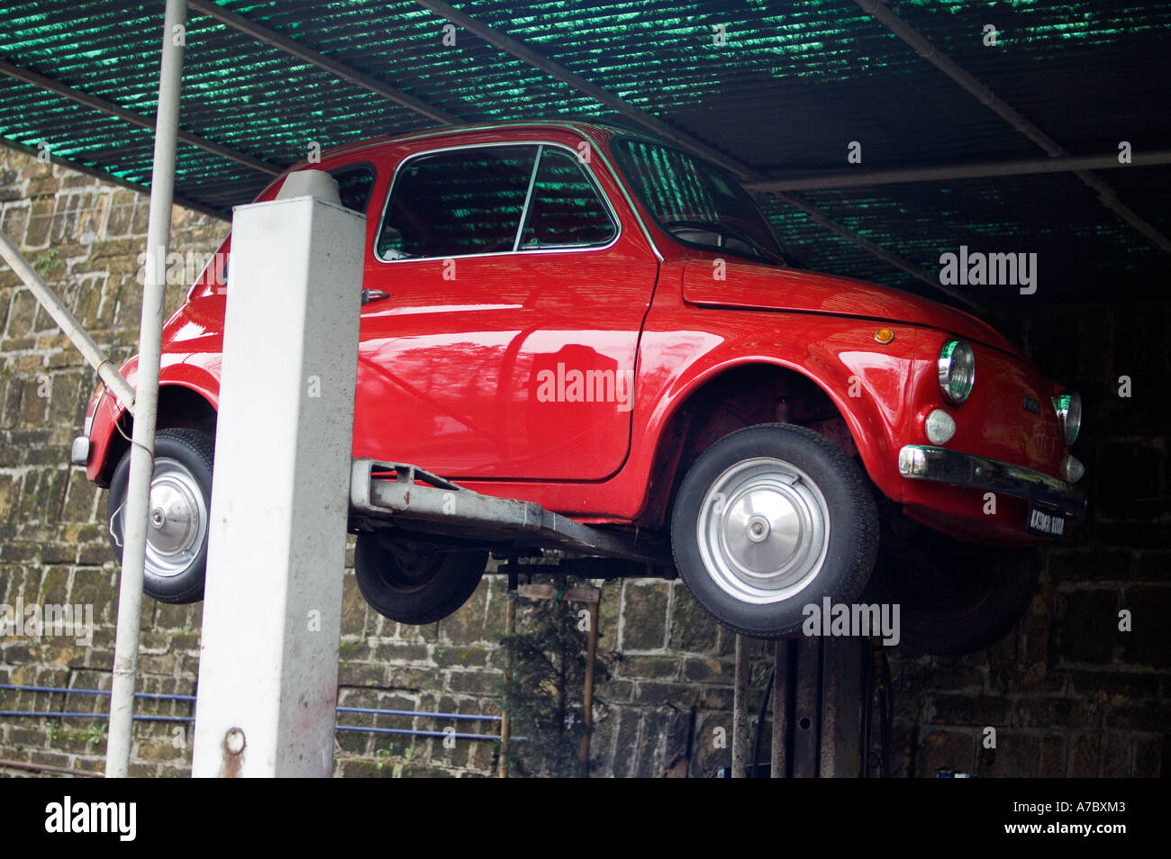 Car Lift Raising High Resolution Stock Photography and Images - Alamy