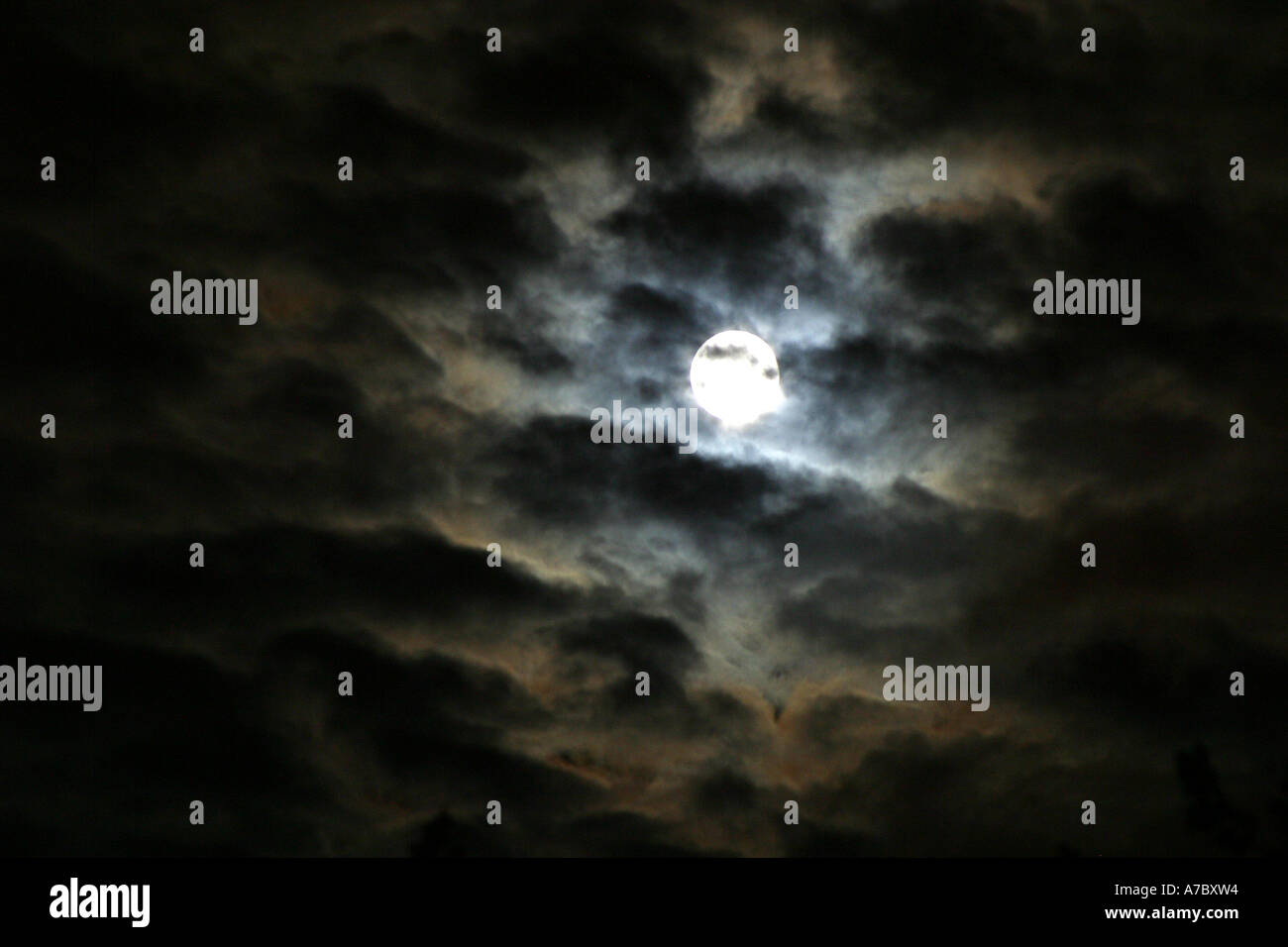 Moon lunar in night hi-res stock photography and images - Alamy