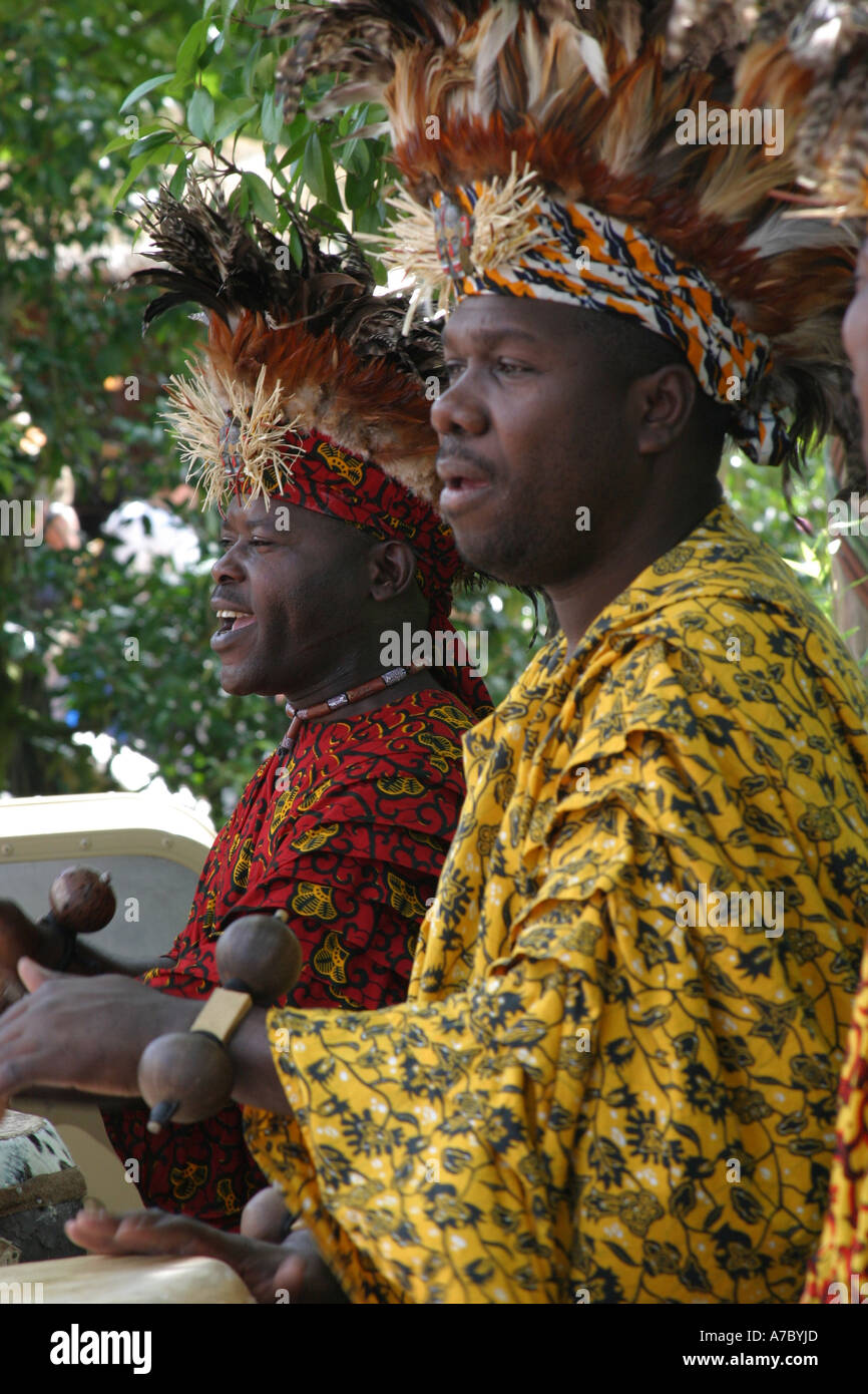 African traditional costumes hi-res stock photography and images - Alamy