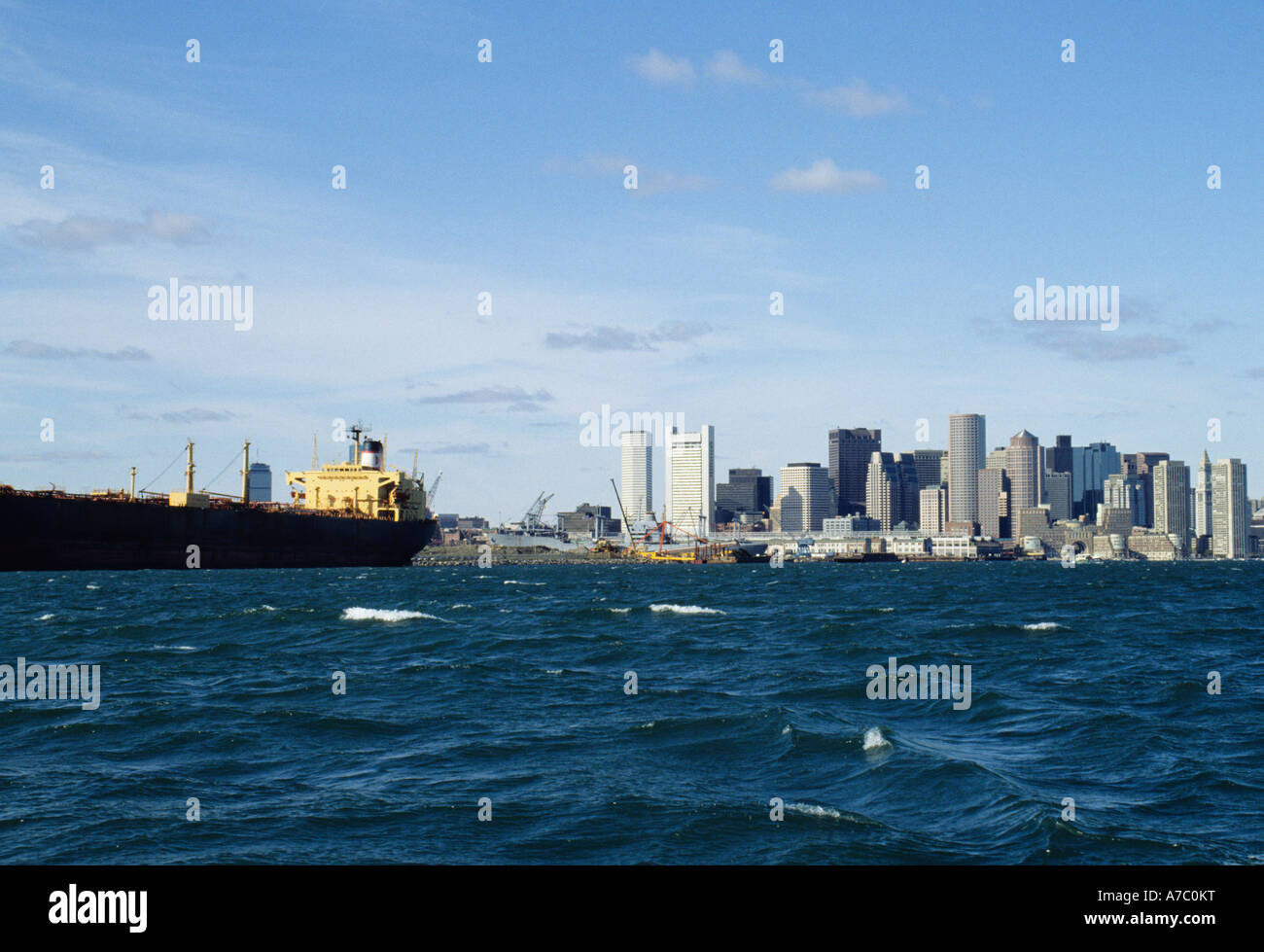 Ocean going freighter hi-res stock photography and images - Alamy