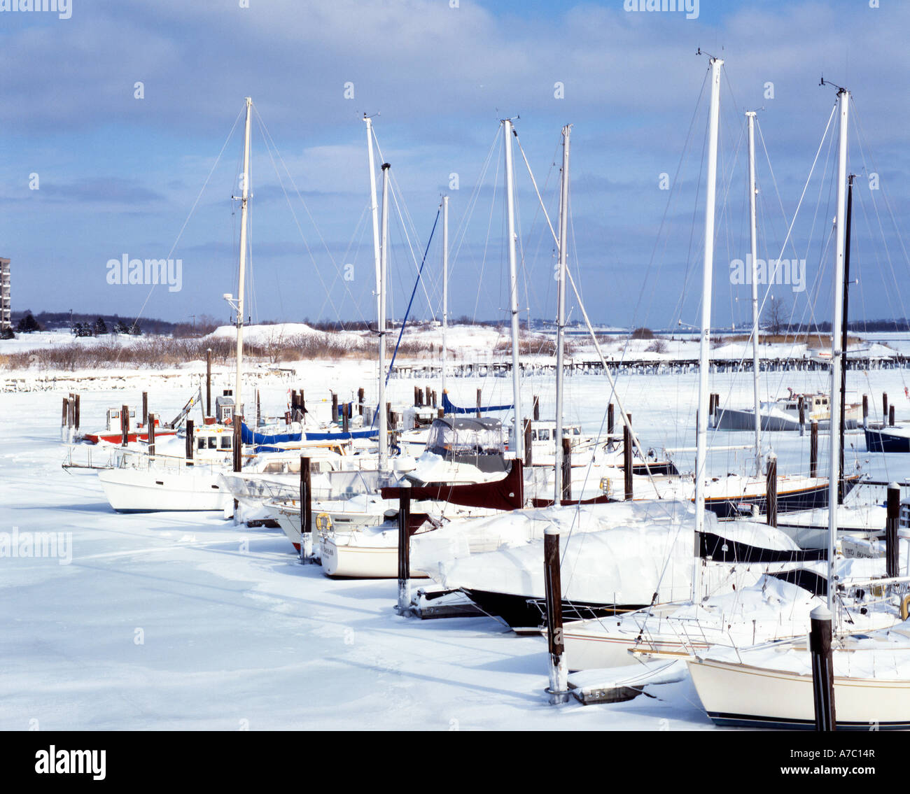 England winter boats hi-res stock photography and images - Alamy