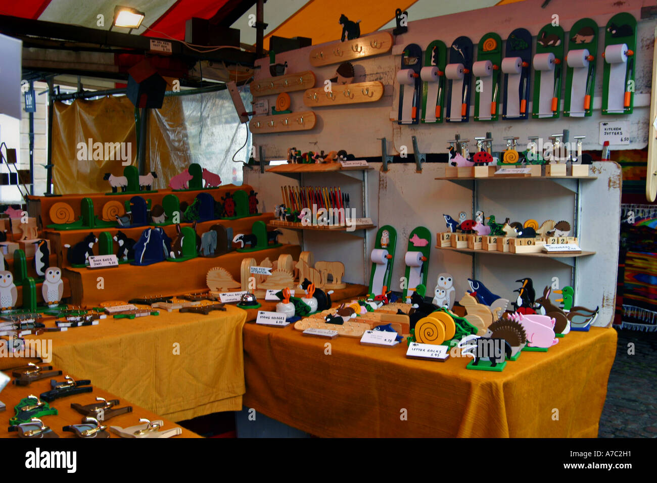 Carvings at local market stall hi-res stock photography and images - Alamy