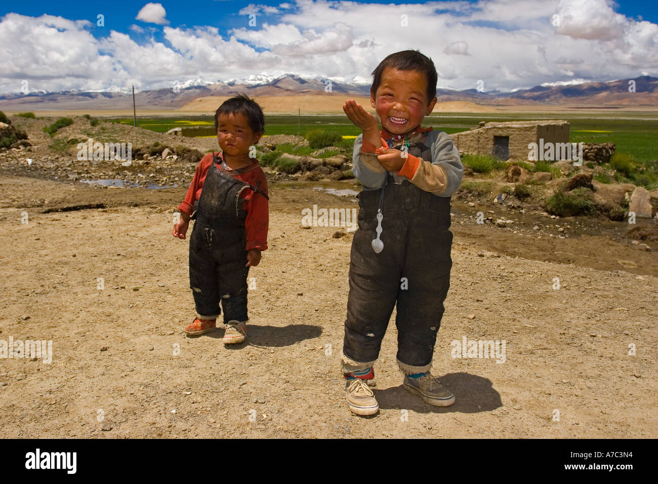 Local people in the Tibetan countryside Tibet China Stock Photo - Alamy