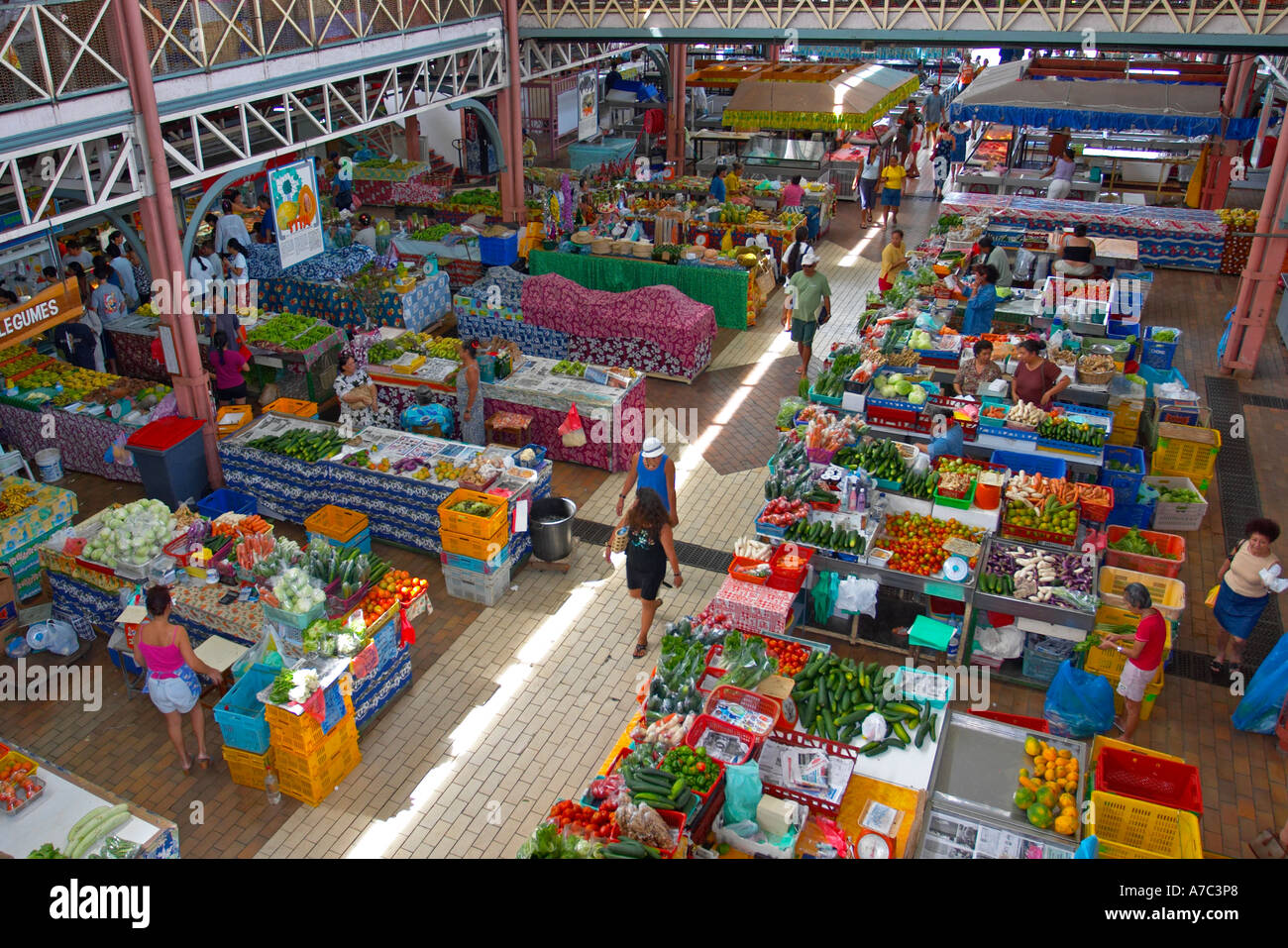 The bustling Papeete Market Tahiti French Polynesia Stock Photo - Alamy