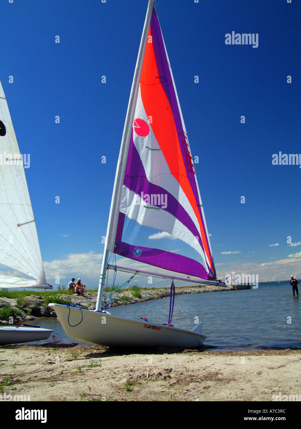 Beginners sailing boats hi-res stock photography and images - Alamy