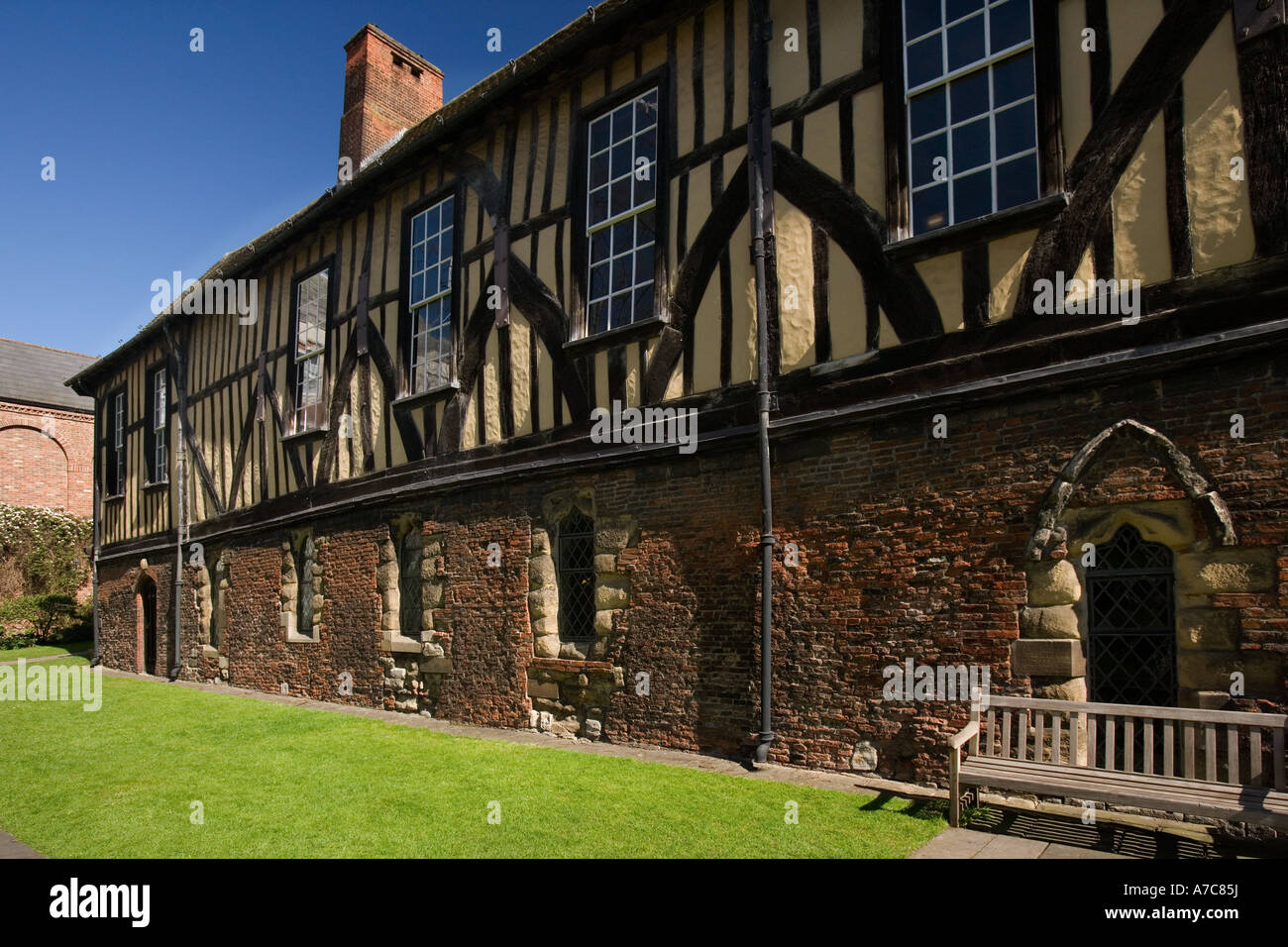Tudor merchant hall hi-res stock photography and images - Alamy