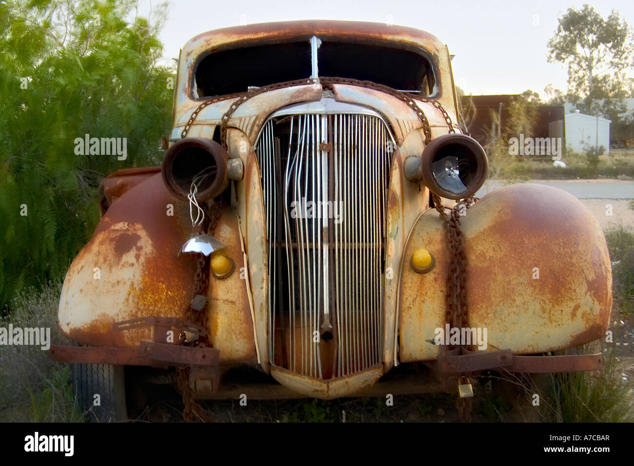 old rusted car Stock Photo - Alamy