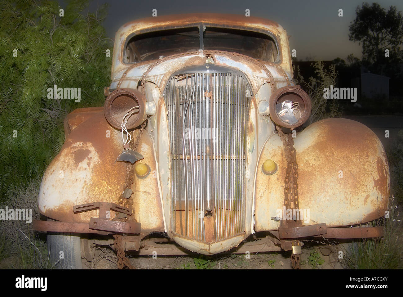 old rusted car Stock Photo - Alamy