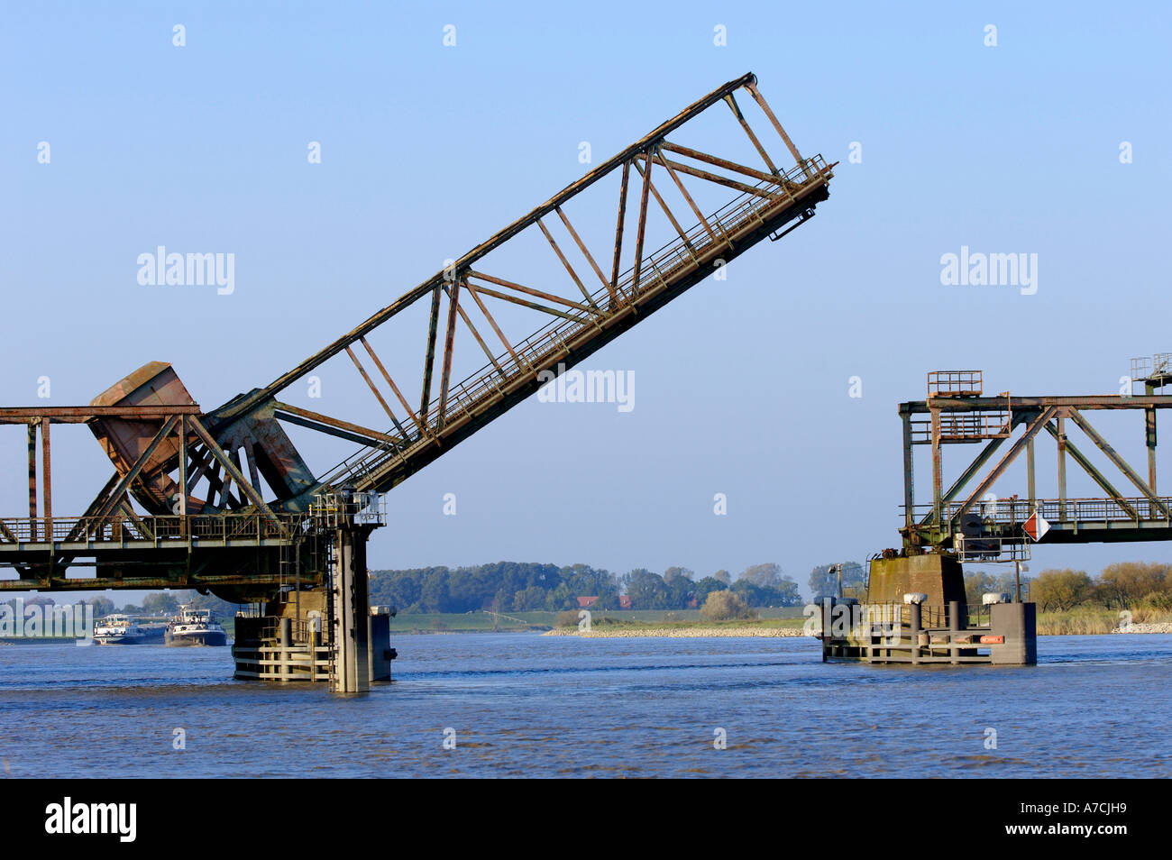 Railway bascule bridge hi-res stock photography and images - Alamy