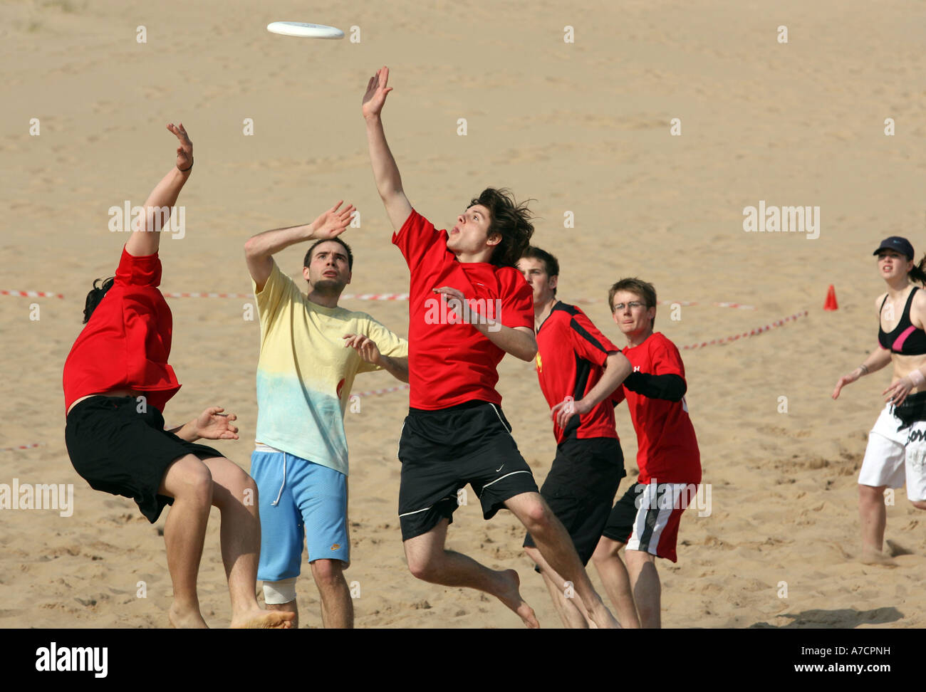 Ultimate frisbee beach hi-res stock photography and images - Alamy