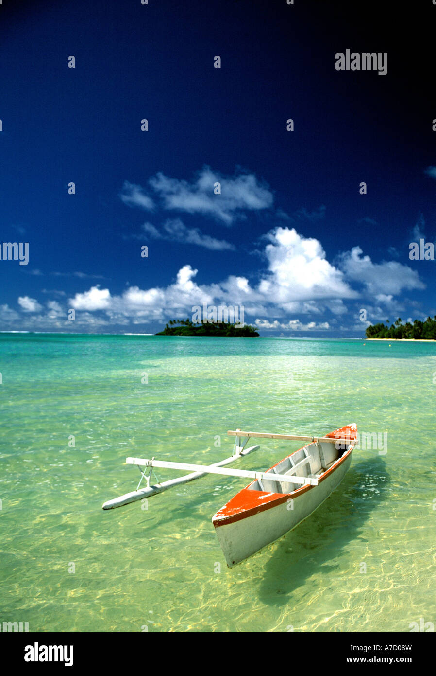 Outrigger canoe cook islands hi-res stock photography and images - Alamy