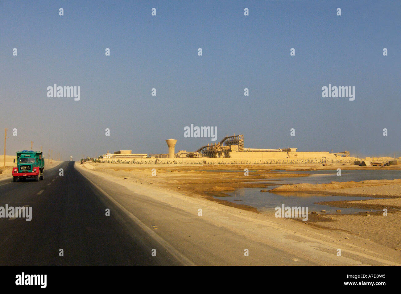Egypt, on the way Marsa Alam >Hurghada, desert road Stock Photo - Alamy