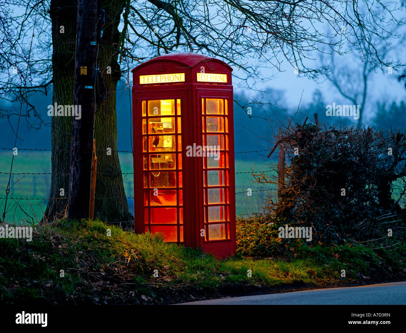 Telephone Box, Countryside Stock Photo - Alamy